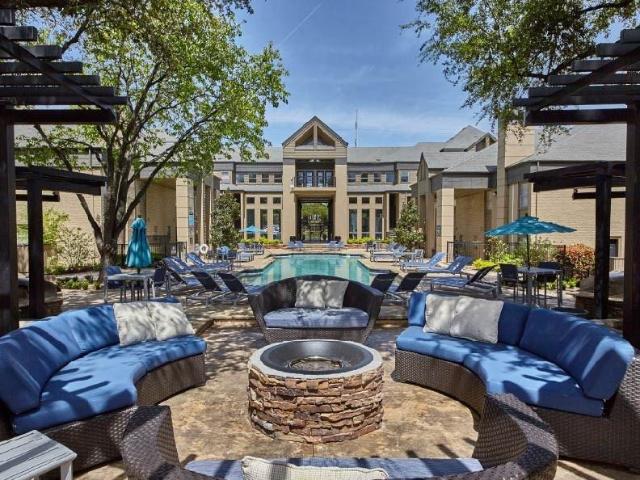 Oasis 1 Bedroom Apartment for Rent at 9690 Forest Ln, Dallas, TX 75243