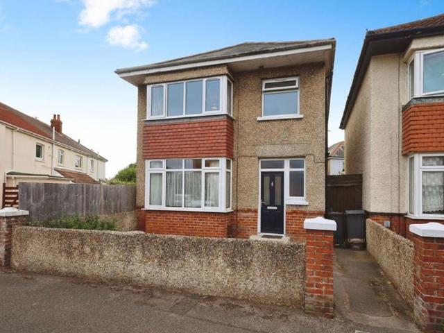 Oates Road, Bournemouth BH9 4 bed property to rent £2,300 pcm £531 pw