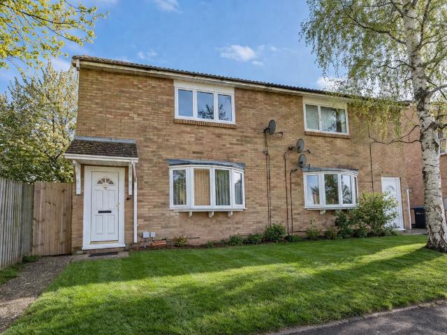 Obelisk Rise, Northampton NN2, 2 bed maisonette to rent, £950 pcm | PrimeLocation