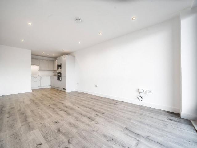 Obelisk Way, Camberley, Surrey GU15, 1 bed flat to rent, £1,250 pcm | PrimeLocation