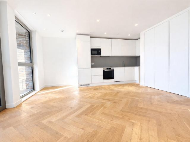 Oberman Road, London NW10, 2 bed flat to rent, £2,500 pcm | PrimeLocation