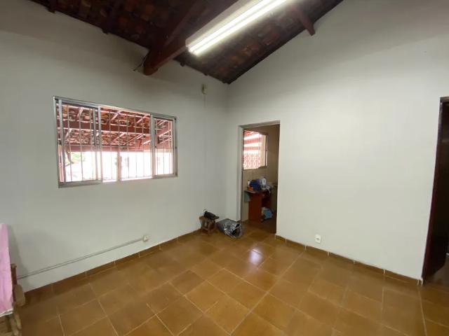 Obrado para venda com 271 metros / em Vila Universitária