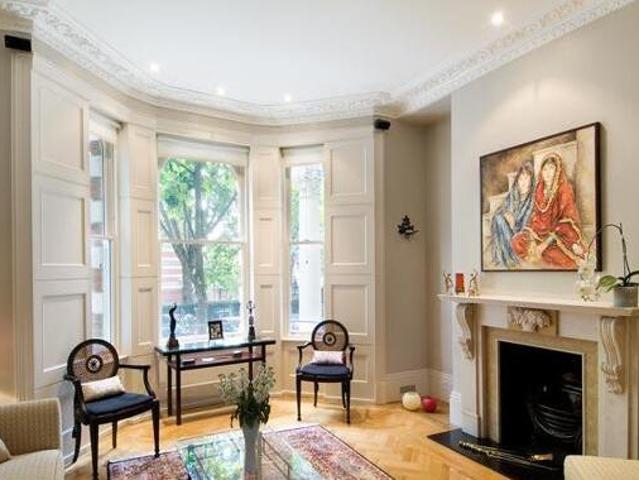 Observatory Gardens, Kensington, 3 Bedroom Apartment