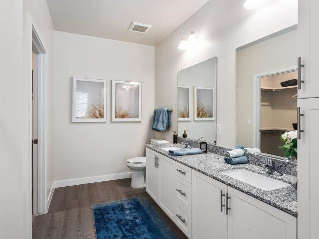 Obsidian on Glendale 1 Bedroom Apartment for Rent at 7601 W Glendale Ave, Glendale, AZ 85303