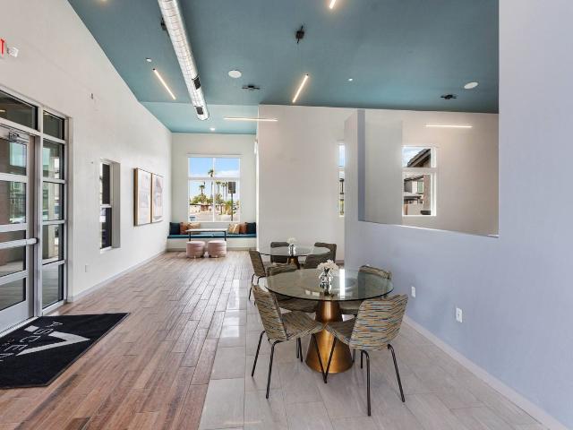 Obsidian on Glendale 2 Bedroom Apartment for Rent at 7601 W Glendale Ave, Glendale, AZ 85303