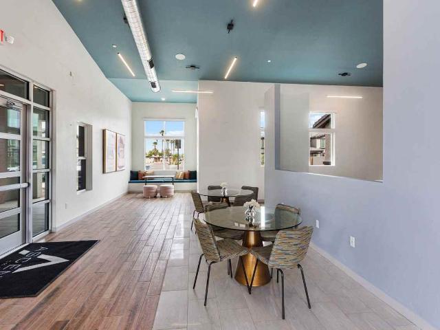Obsidian on Glendale 2 Bedroom Apartment for Rent at 7601 W Glendale Ave, Glendale, AZ 85303