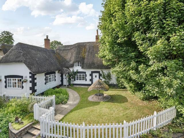 Ogbourne Maizey, Marlborough SN8, 4 bed cottage to rent, £2,950 pcm | PrimeLocation