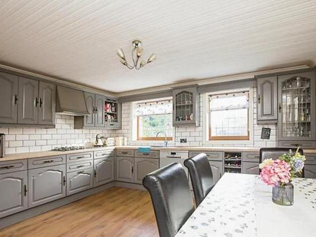 Ogden Lane, Bradford, 5 Bedroom Detached