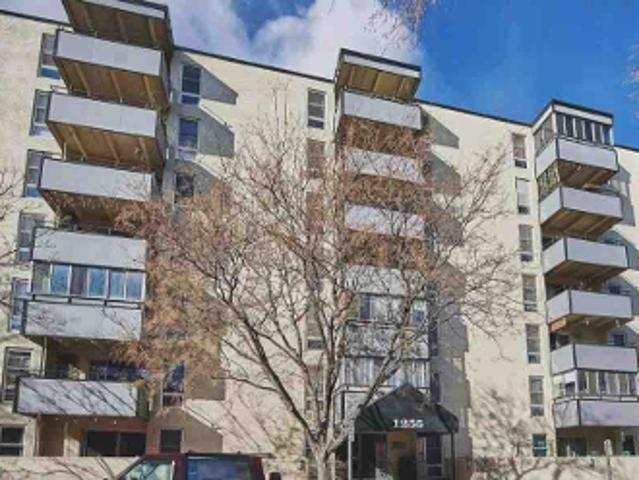 Ogden St Apt 305