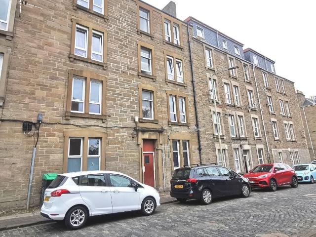 Ogilvie Street, Stobswell, Dundee DD4, 3 bed flat to rent, £750 pcm | PrimeLocation