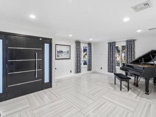 Ogle Rd, Old Tappan, Home For Sale