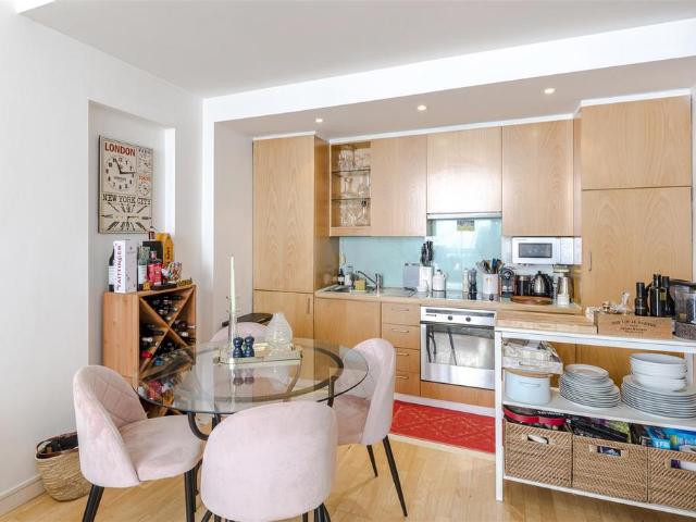 Ogle Street, London W1W 1 bed apartment to rent £2,747 pcm £634 pw