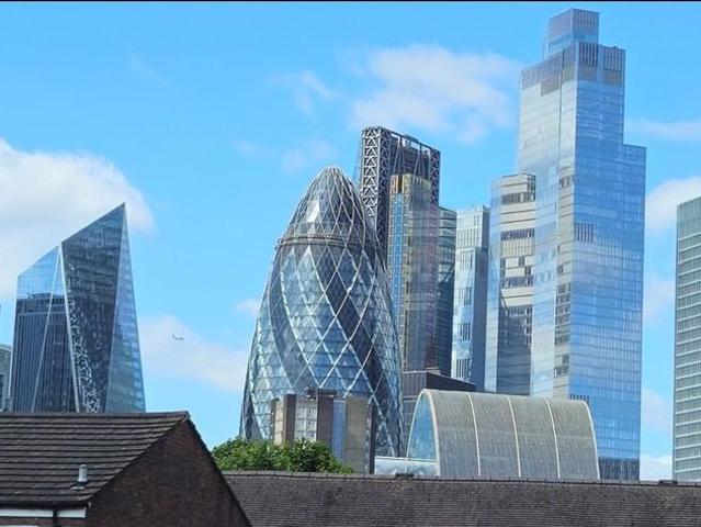 Odeon Court, London, E1 2 bed flat to rent £2,800 pcm £646 pw
