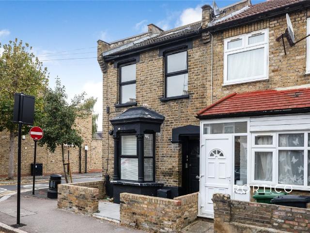 Odessa Road E7, 2 bed flat to rent, £1,800 pcm | PrimeLocation