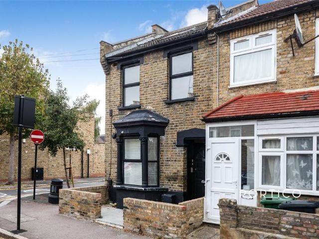 Odessa Road, E7 2 bed flat to rent £1,850 pcm £427 pw