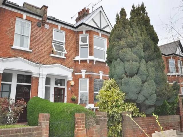 Odessa Road, London NW10 4 bed flat to rent £3,850 pcm £888 pw