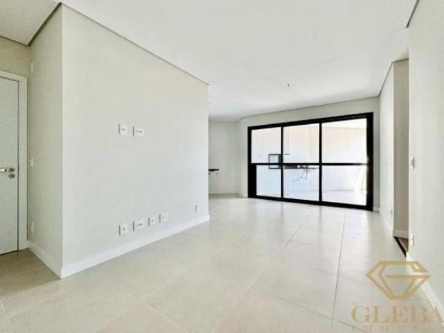 Odyssey apartamento Centro venda Londrina sacada com churrasqueira