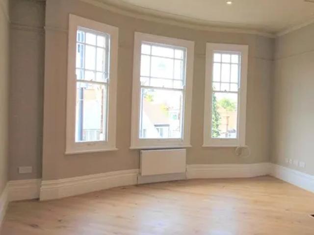 OE Lights, Muswell Hill Broadway, London, N10 1BT, United Kingdom | 3 bed apartment for rent #168144630 | Rentberry
