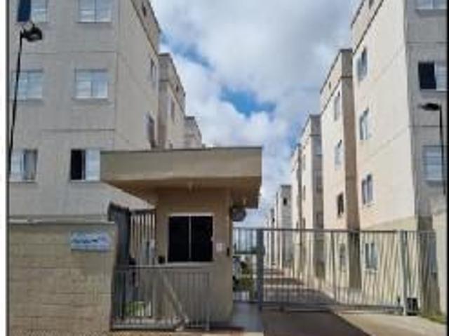 Oferta com excelente localização — Apartamento no Conjunto Semiramis Barros Braga, Londrina PR, Ap