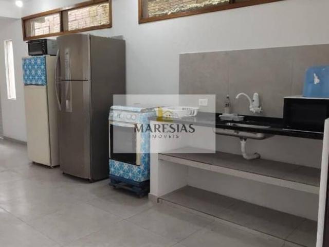Oferta Imperdível: Casa com 3 Suítes e Quintal Próximo à Praia, Ideal para Reforma e com Preço Ab