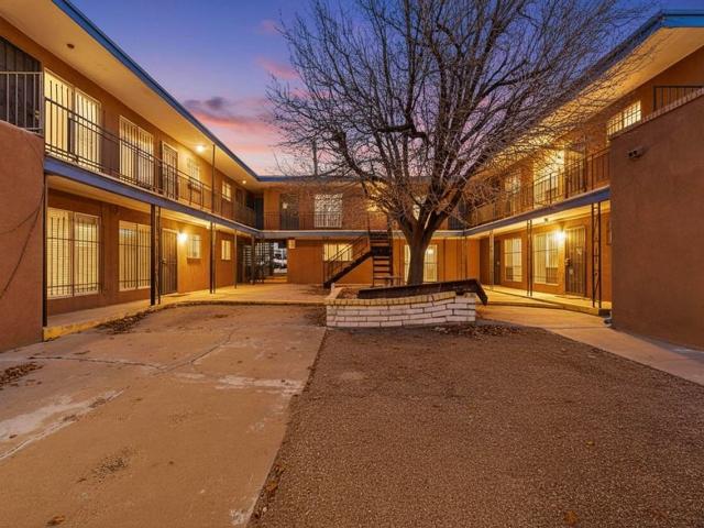 Off Campus Living Studio Apartment for Rent at 2121 Gold Ave Se, Albuquerque, NM 87106 Silver Hill