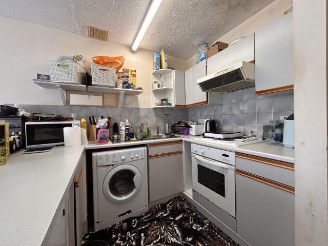 Off Ashburnham Road, Beds LU1, 1 bed flat to rent, £850 pcm | PrimeLocation