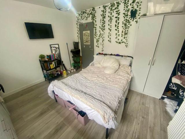 Off Hawthorne Avenue, Uplands, Swansea SA2, 1 bed flat to rent, £640 pcm | PrimeLocation