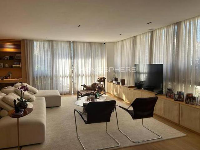 Off Market Apartamento com 225 m², 3 quartos sendo 3 suítes à venda no bairro Itaim Bibi
