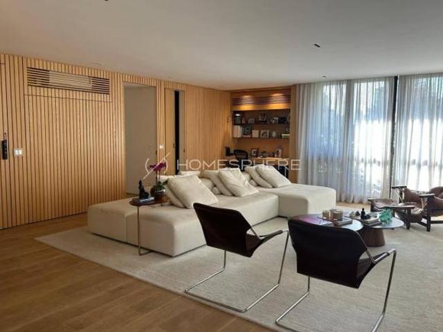 Off Market Apartamento com 225 m², 3 quartos sendo 3 suítes à venda no bairro Itaim Bibi