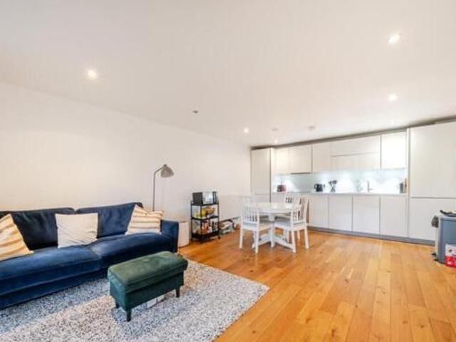 Offenham Road, Oval, 2 Bedroom Flat