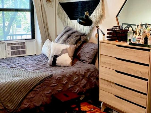 Offering: Sunlit Room for $1,800 in Crown Heights
