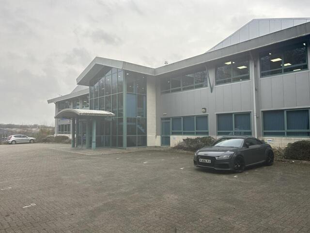 Office Eastleigh Hampshire LS100418974