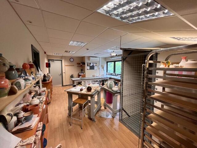Office For Rent Bakewell Derbyshire 708 ES101359072