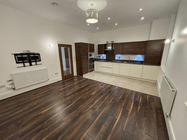 Officer Mess House, Charles Sevright. 1 bed ground floor flat to rent £1,898 pcm £438 pw
