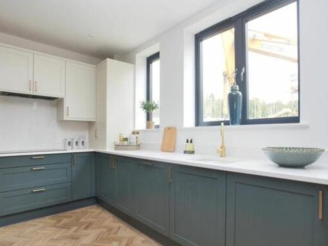 Officers View, Dover, 4 Bedroom Semi detached