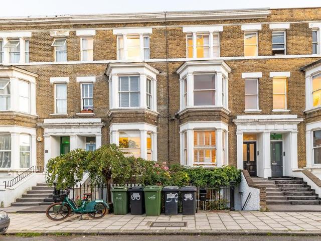 Offley Road, London 3 bed maisonette to rent £3,000 pcm £692 pw
