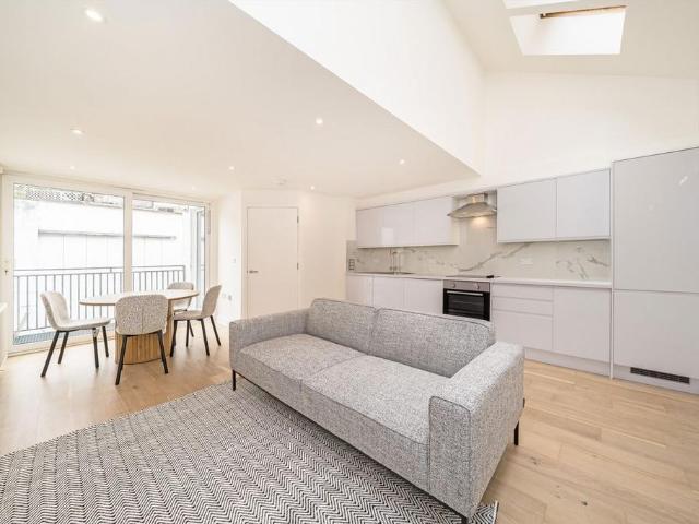 Offley Road, London SW9 2 bed maisonette to rent £3,000 pcm £692 pw