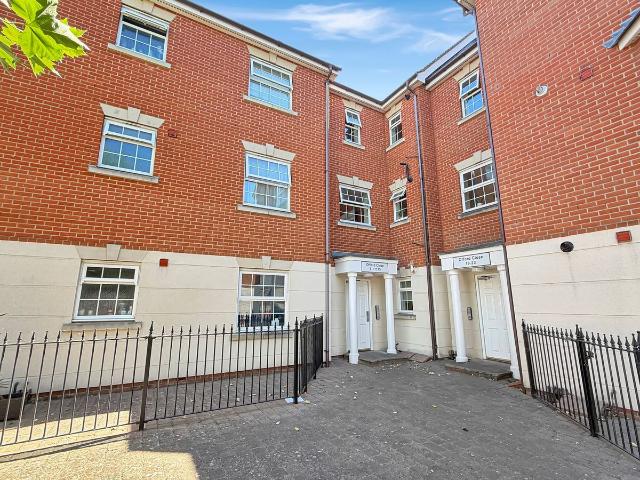 Offord Close, Kesgrave IP5, 2 bed flat to rent, £975 pcm | PrimeLocation