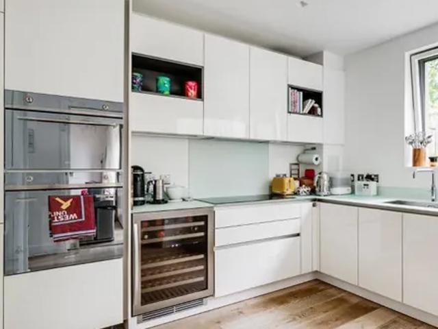 Olmstead Close, London, N10 3EU, United Kingdom | 5 bed townhouse for rent #134708734 | Rentberry