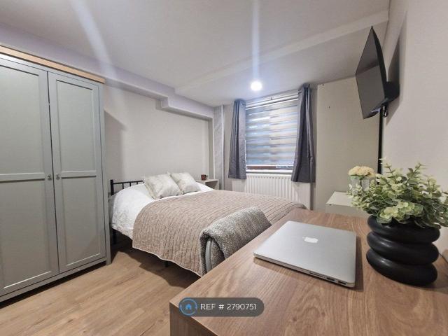 Oldwyk, Basildon SS16, Room to rent, £775 pcm | PrimeLocation