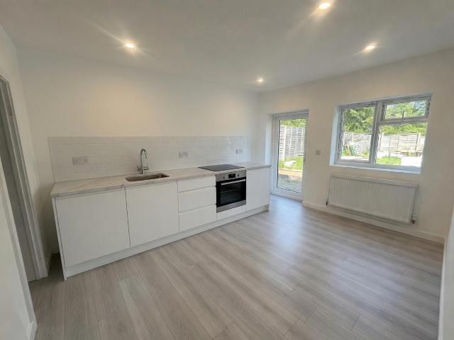 Old Court Road, Guildford GU2, 4 bed semi detached house to rent, £4,000 pcm | PrimeLocation