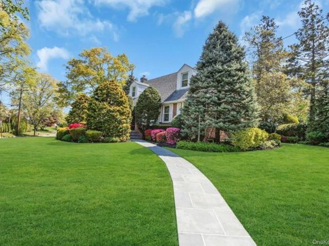 Old Courthouse Rd, New Hyde Park, Home For Sale