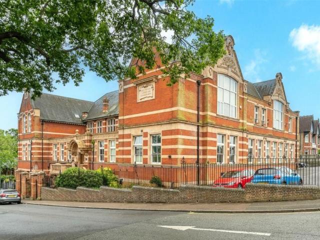 Old College Court, Belvedere DA17, 2 bed flat to rent, £1,500 pcm | PrimeLocation
