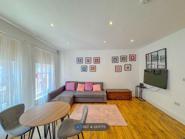 Old Compton Street, London W1D, 1 bed flat to rent, £3,100 pcm | PrimeLocation