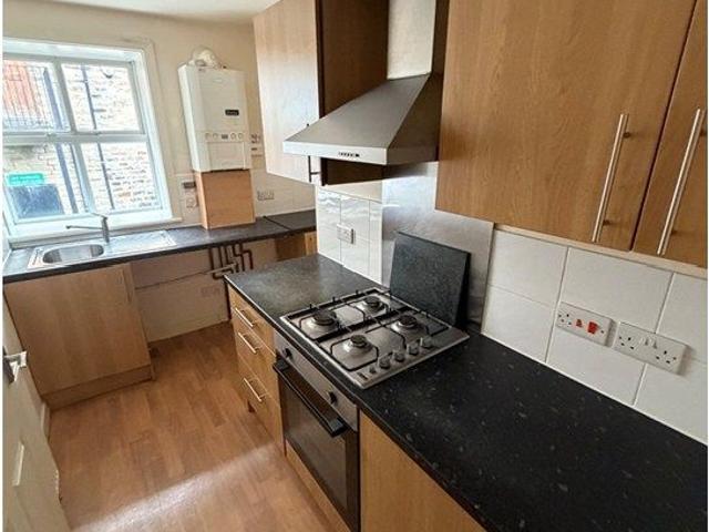Old Cawsey, Sowerby Bridge HX6, 2 bed flat to rent, £775 pcm | PrimeLocation