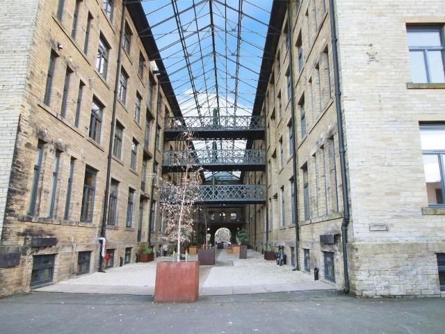 Old Canal Street, Bradford BD1, 2 bed flat to rent, £750 pcm | PrimeLocation