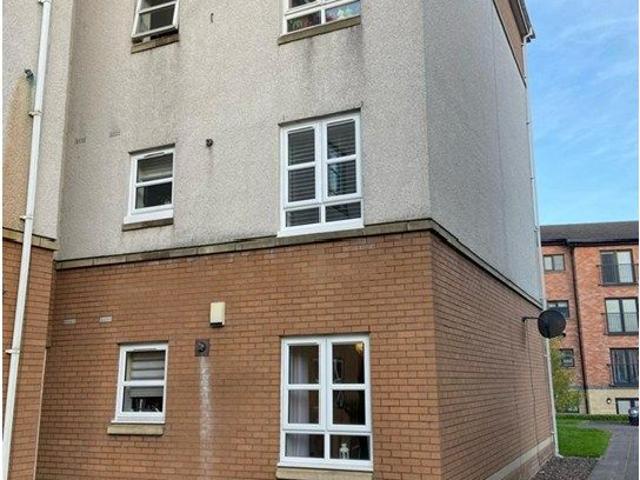 Old Castle Gardens, Glasgow G44, 2 bed flat to rent, £1,200 pcm | PrimeLocation