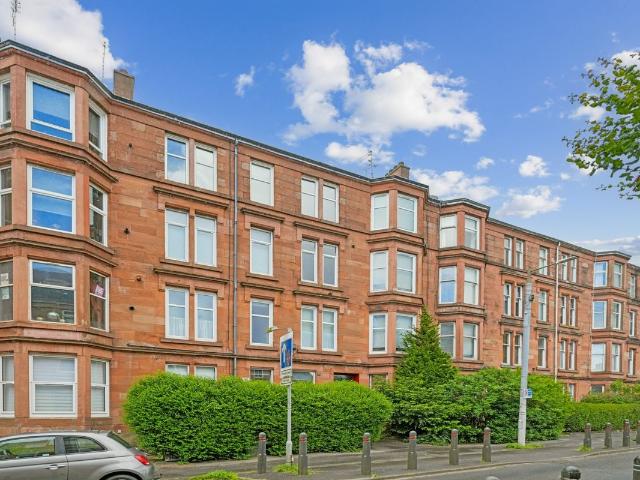 Old Castle Road, Cathcart, Glasgow G44, 1 bed flat to rent, £795 pcm | PrimeLocation