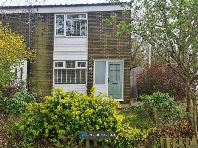 Old Castle Walk, Gillingham ME8, 2 bed end terrace house to rent, £1,400 pcm | PrimeLocation
