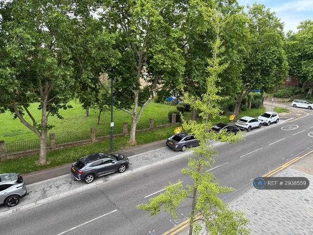 Old Church Road, London, E4 3 bed flat to rent £2,300 pcm £531 pw